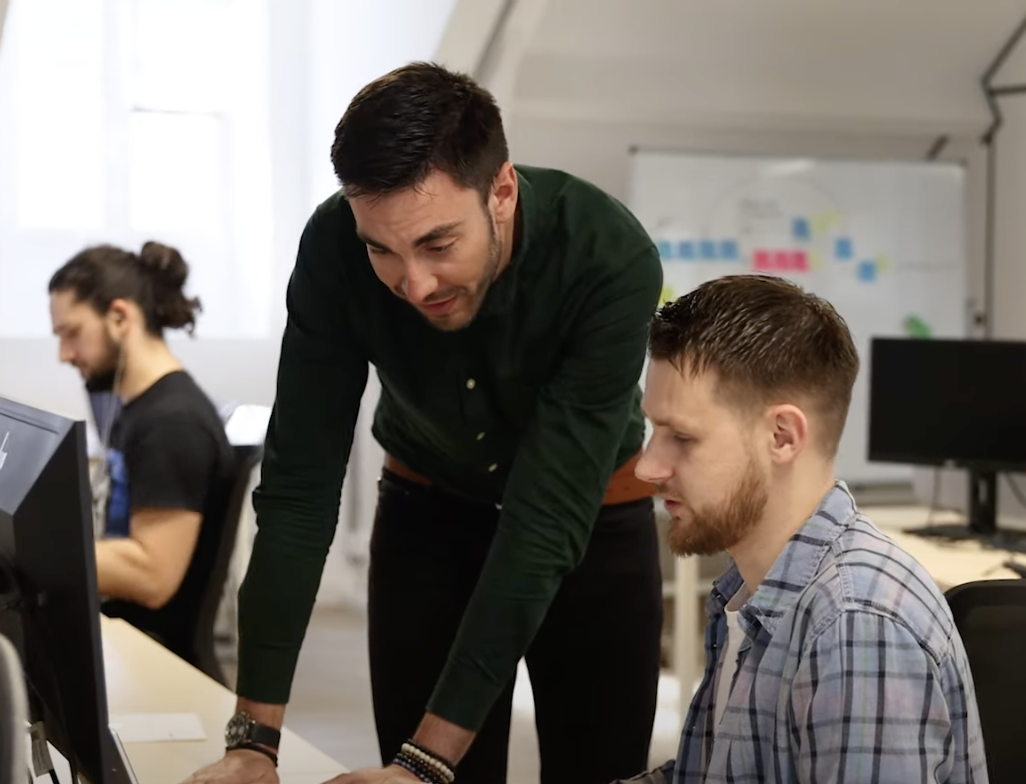 Product Designer VS Product Manager - ECV